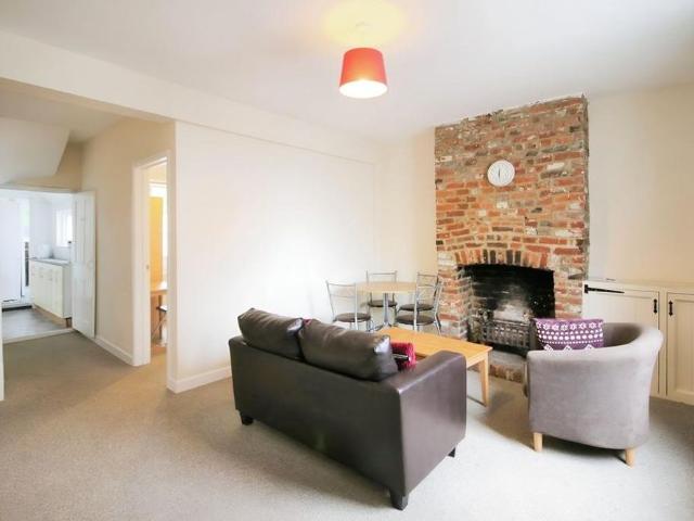 3 bedroom terraced house to rent