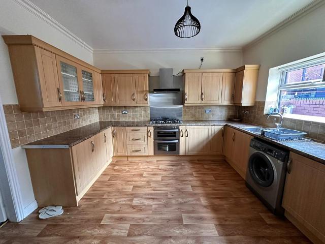 3 bedroom terraced house to rent