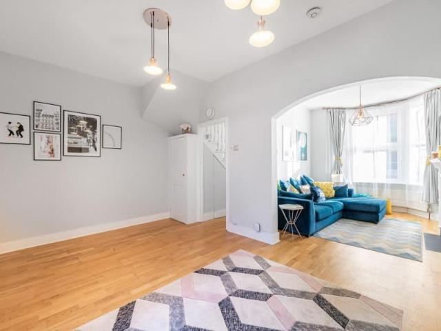 3 bedroom terraced house to rent