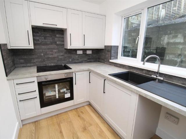 3 bedroom terraced house to rent