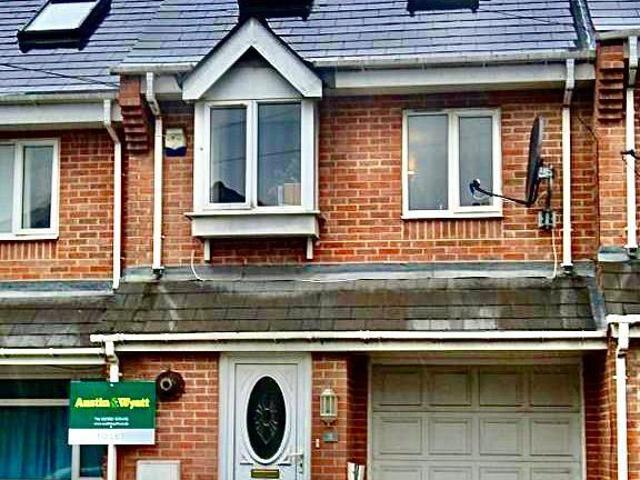 3 bedroom terraced house to rent