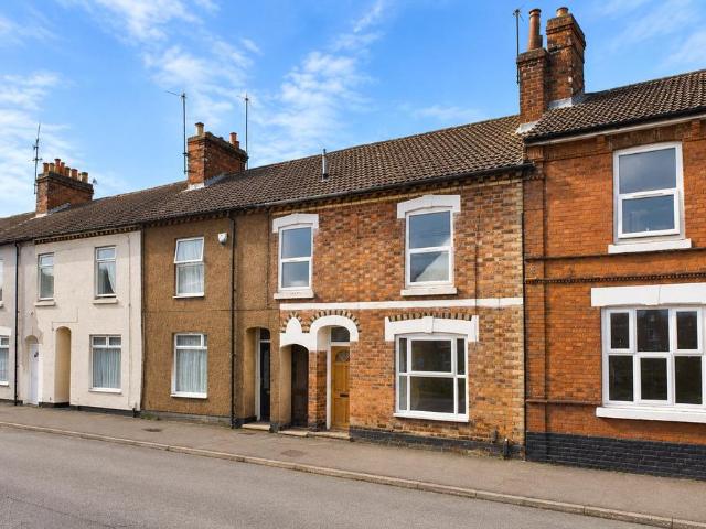 3 bedroom terraced house to rent
