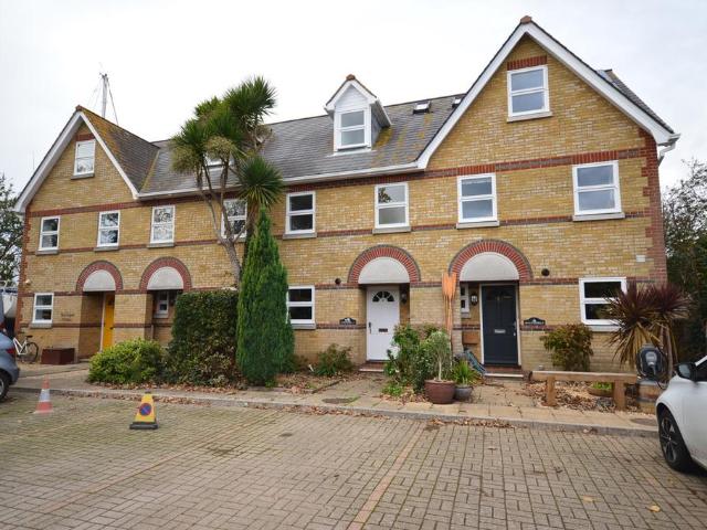3 bedroom terraced house to rent