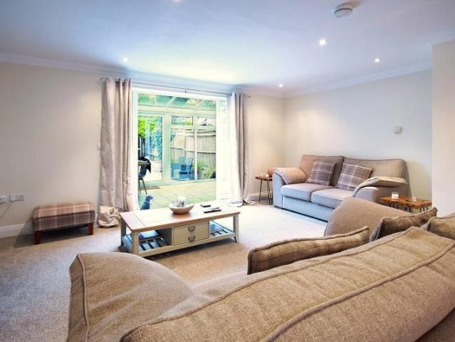 3 bedroom terraced house to rent