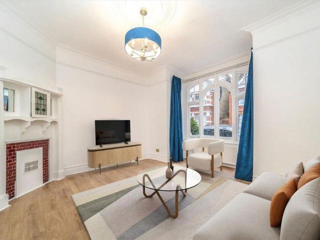 3 bedroom terraced house to rent