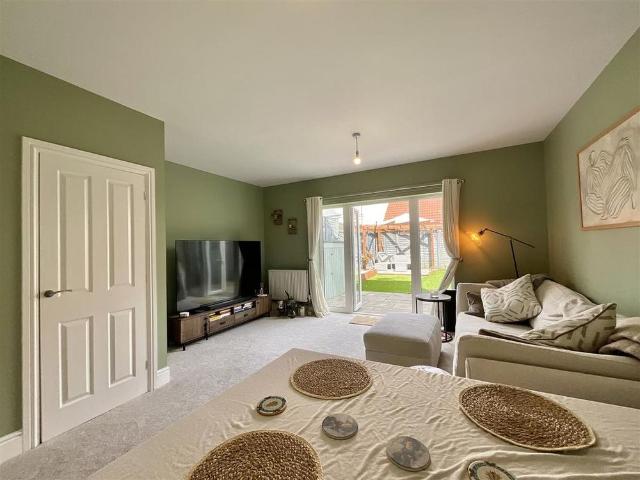 3 bedroom terraced house to rent