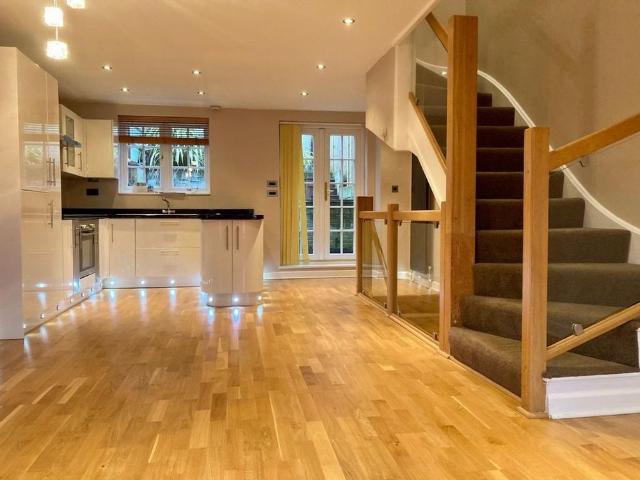 3 bedroom terraced house to rent