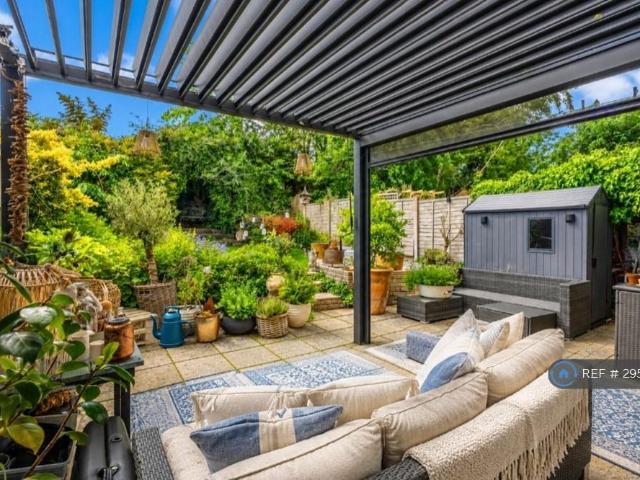 3 bedroom terraced house to rent