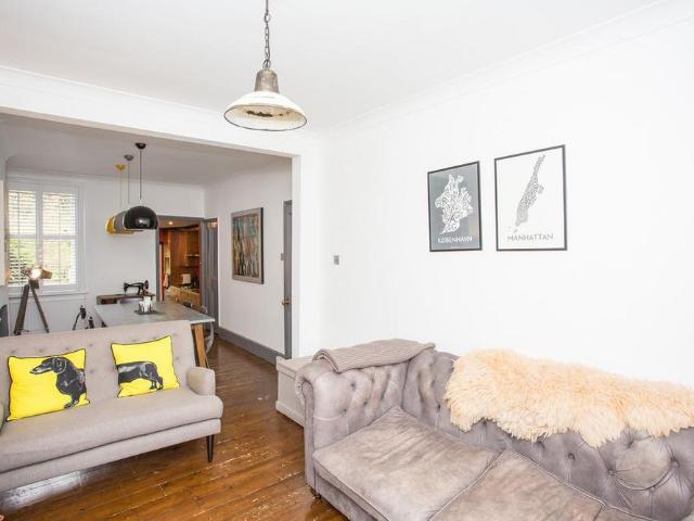 3 bedroom terraced house to rent