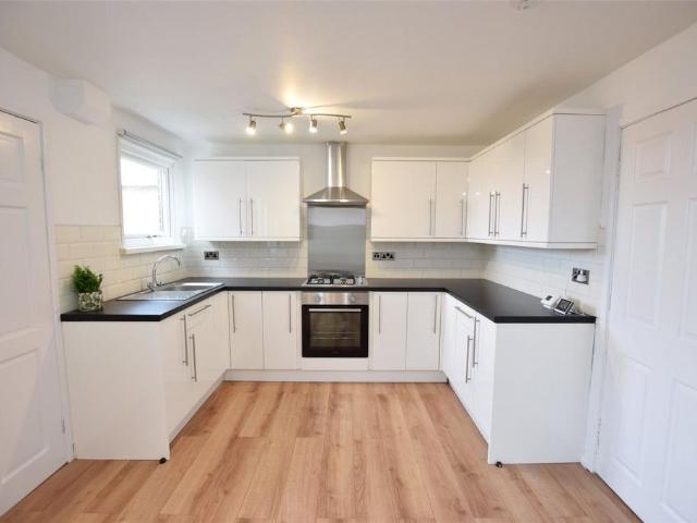 3 bedroom terraced house to rent