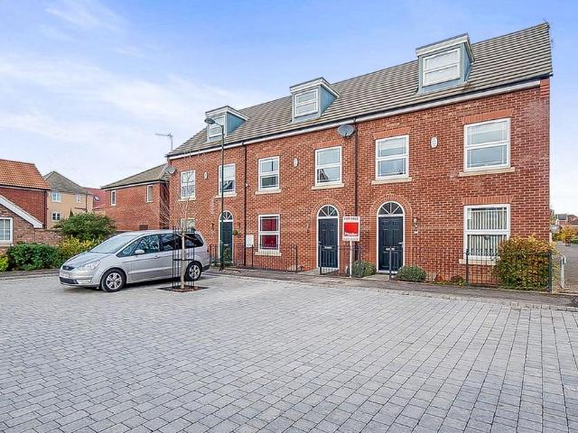 3 bedroom terraced house to rent