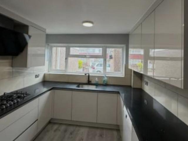 3 bedroom terraced house to rent