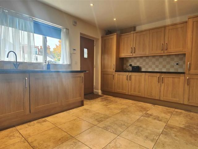 3 bedroom terraced house to rent