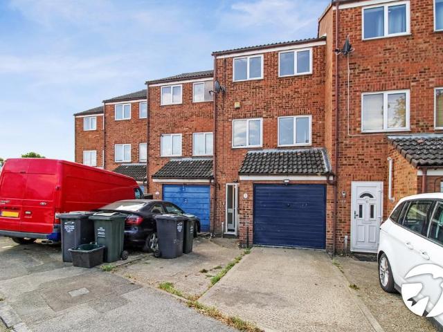 3 bedroom terraced house to rent
