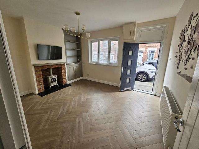 3 bedroom terraced house to rent