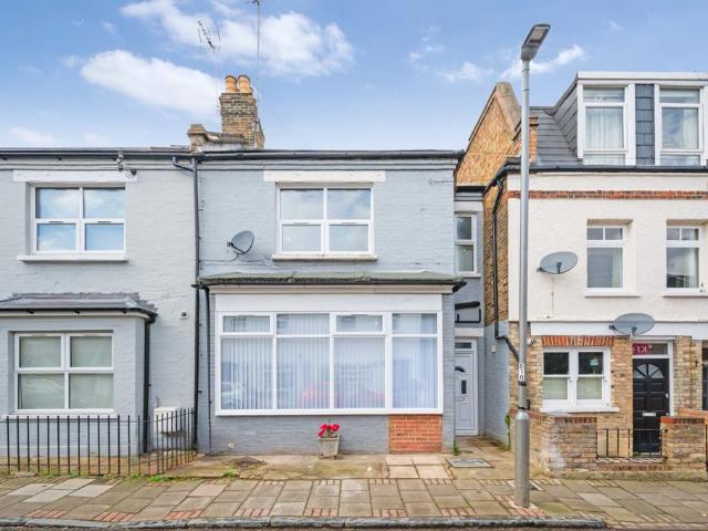 3 bedroom terraced house to rent
