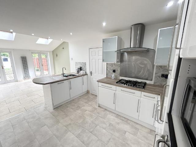 3 bedroom terraced house to rent
