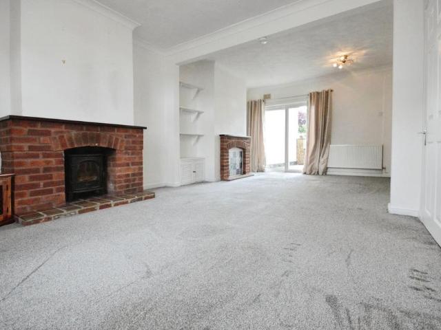 3 bedroom terraced house to rent