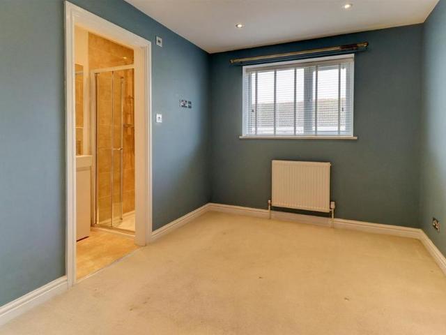 3 bedroom terraced house to rent
