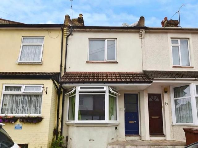 3 bedroom terraced house to rent