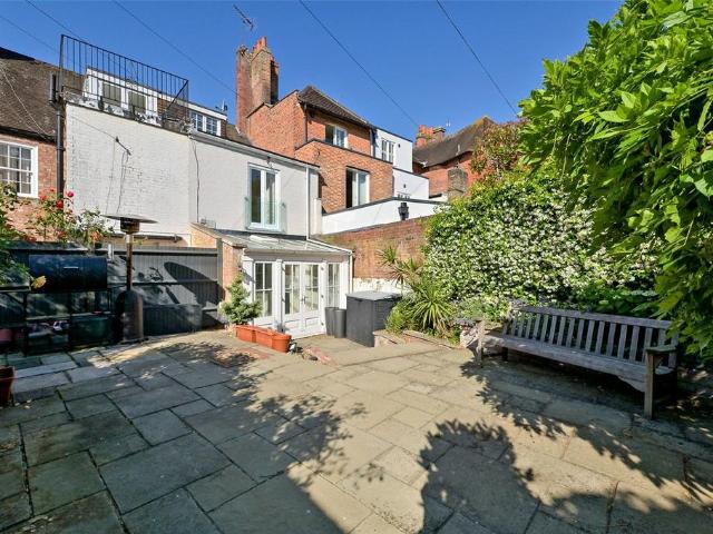 3 bedroom terraced house to rent