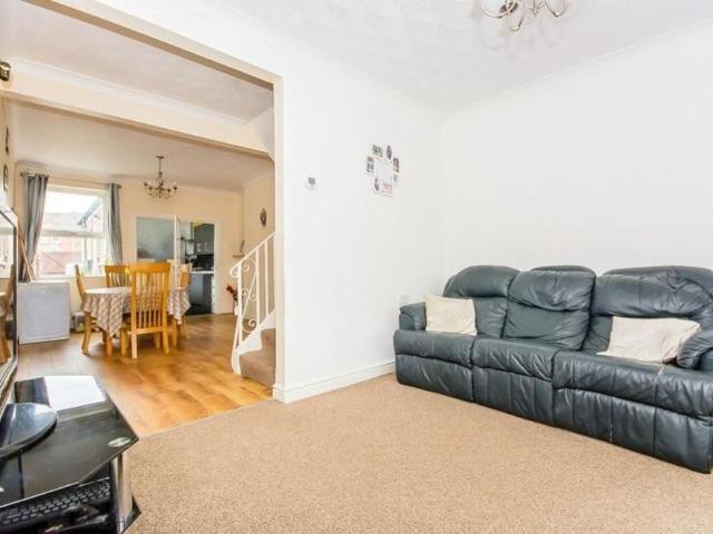 3 bedroom terraced house to rent