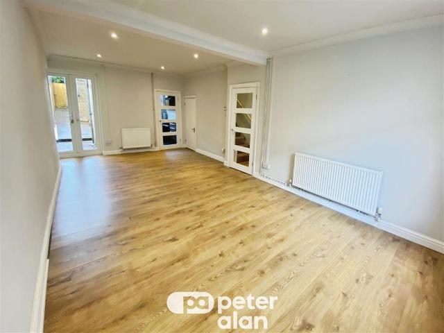 3 bedroom terraced house to rent