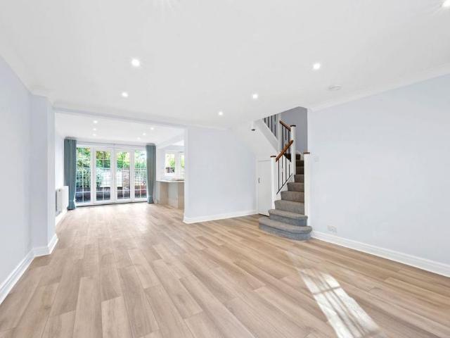 3 bedroom terraced house to rent