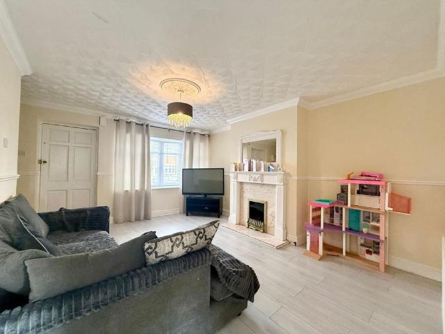 3 bedroom terraced house to rent