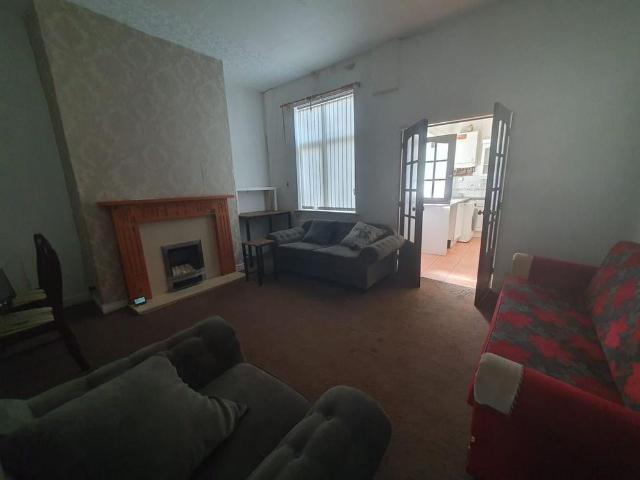 3 bedroom terraced house to rent