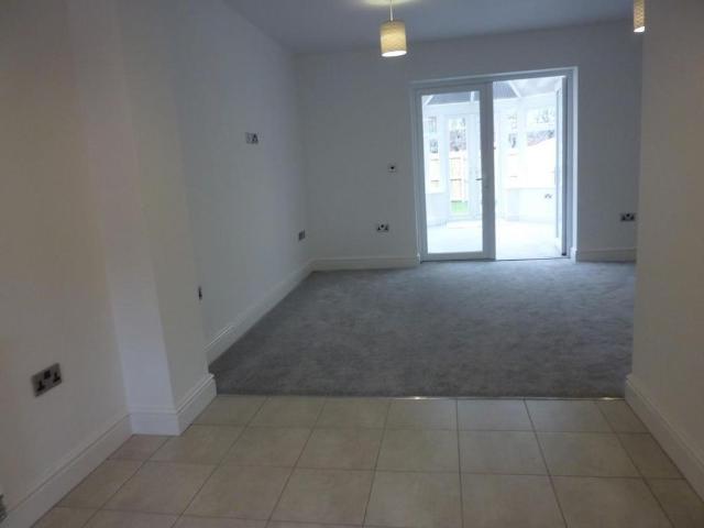 3 bedroom terraced house to rent
