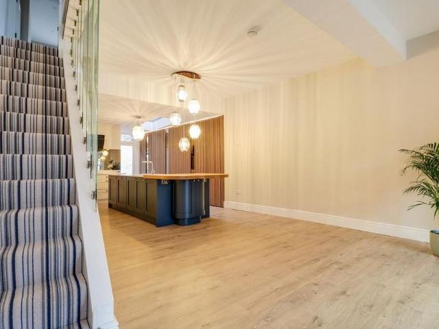 3 bedroom terraced house to rent