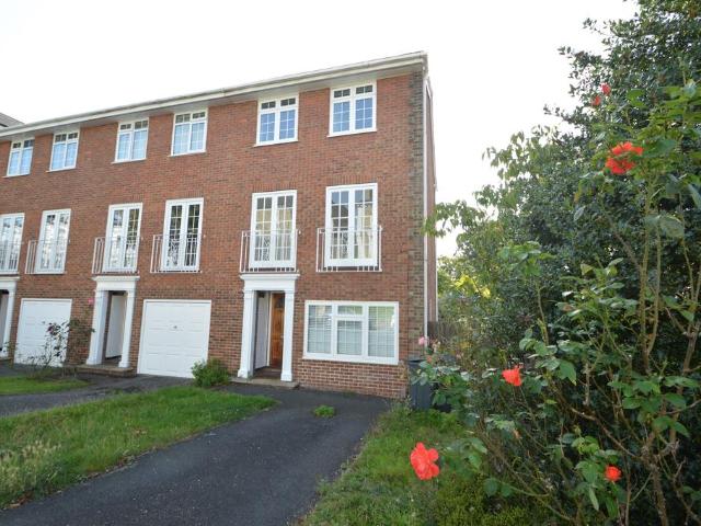 3 bedroom terraced house to rent