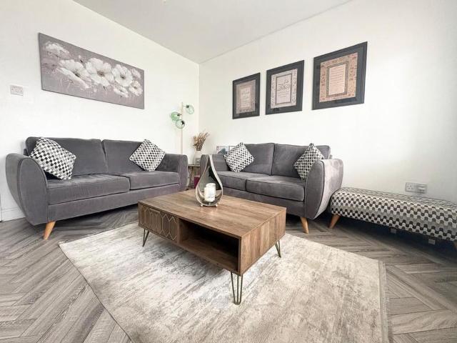 3 bedroom terraced house to rent