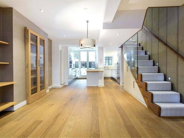 3 bedroom terraced house to rent