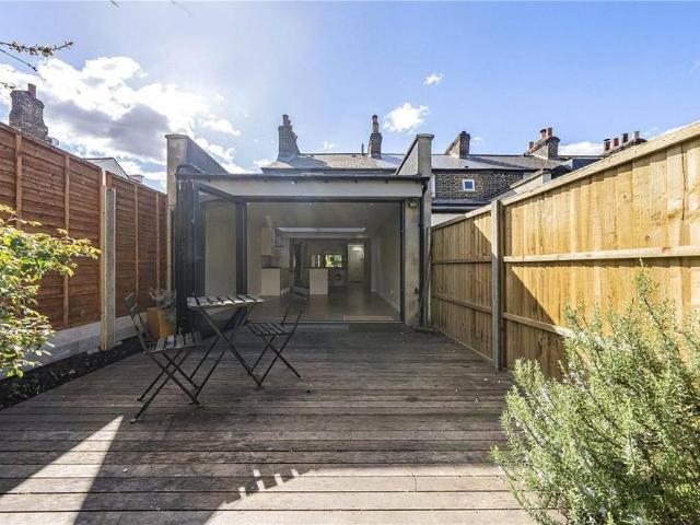 3 bedroom terraced house to rent