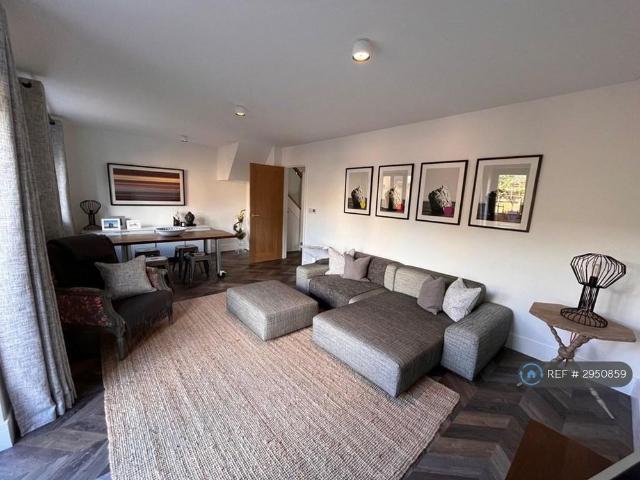 3 bedroom terraced house to rent