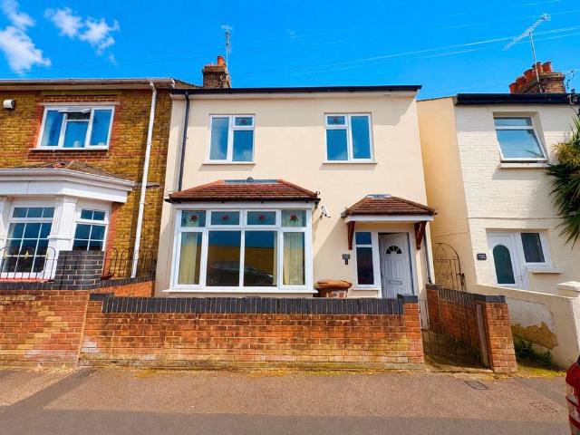 3 bedroom terraced house to rent