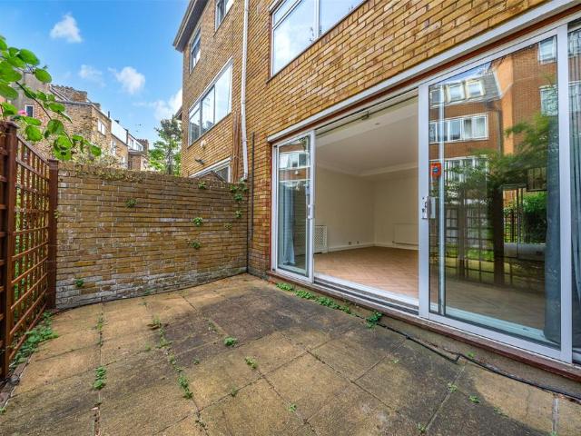 5 bedroom terraced house to rent
