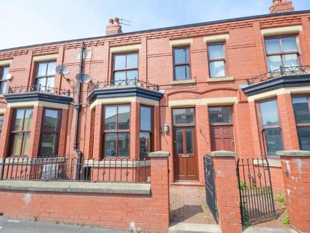 3 bedroom terraced house to rent