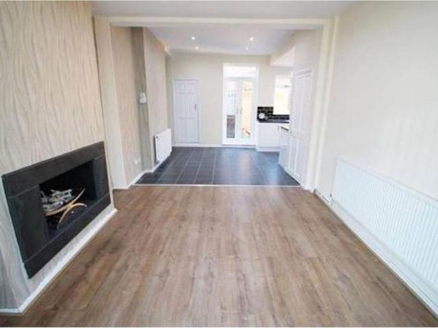 3 bedroom terraced house to rent