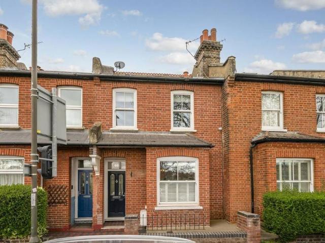 3 bedroom terraced house to rent