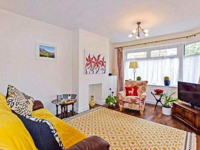 3 bedroom terraced house to rent