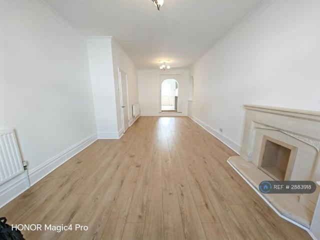 3 bedroom terraced house to rent