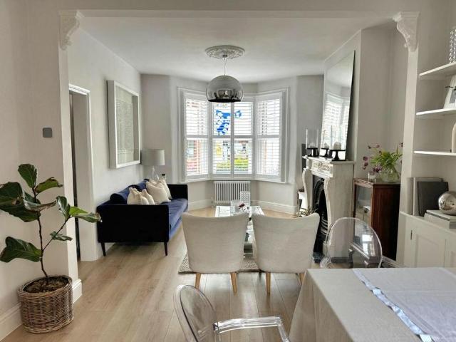 3 bedroom terraced house to rent