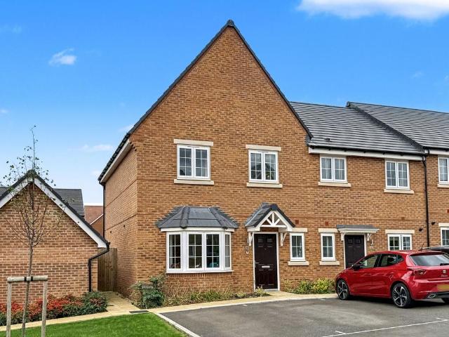 3 bedroom terraced house to rent