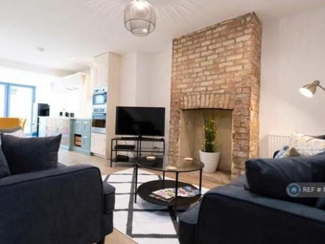 3 bedroom terraced house to rent