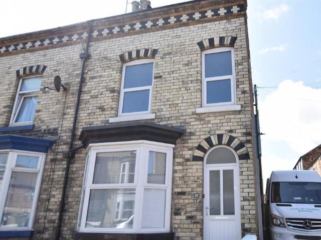 3 bedroom terraced house to rent