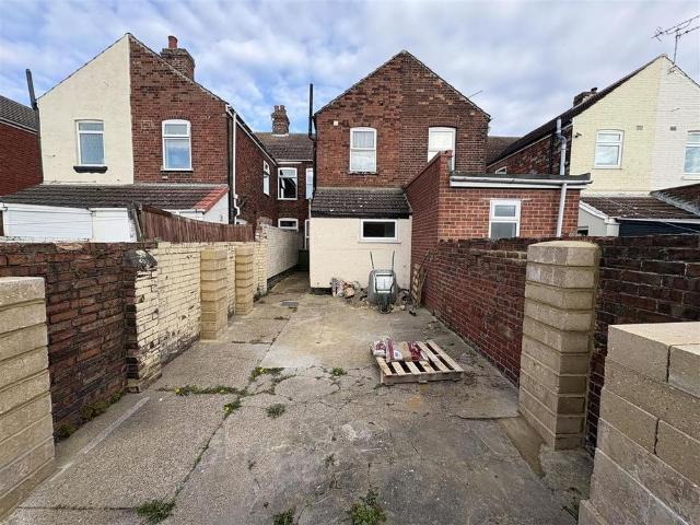 3 bedroom terraced house to rent