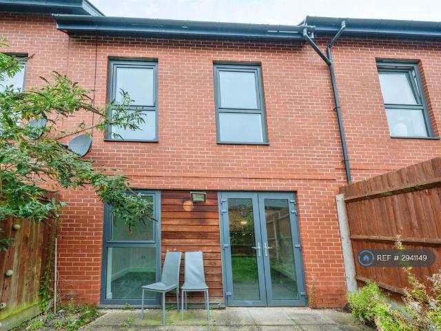 3 bedroom terraced house to rent